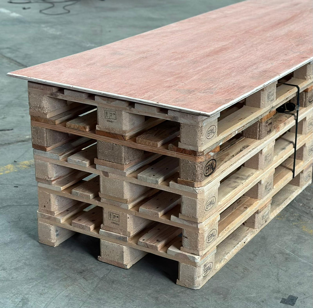 Recycled Pallet Tables with Table Top – CREUSE